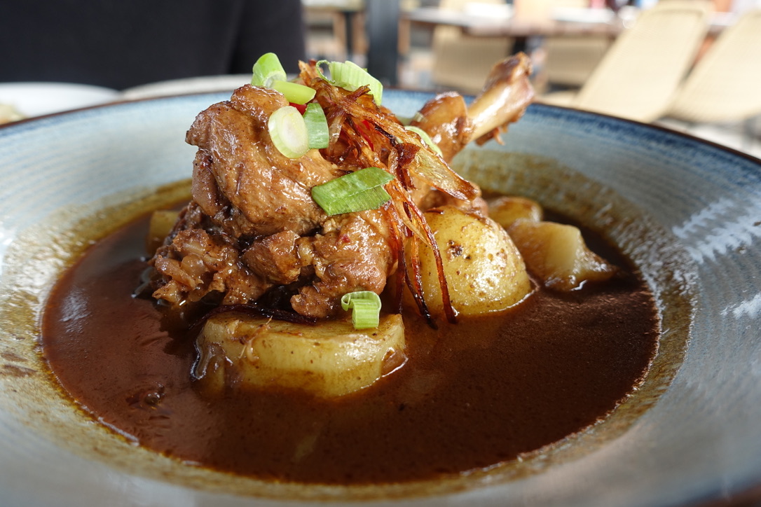 GRUBSTANCE – Sometimes you have to eat more than you can fit!